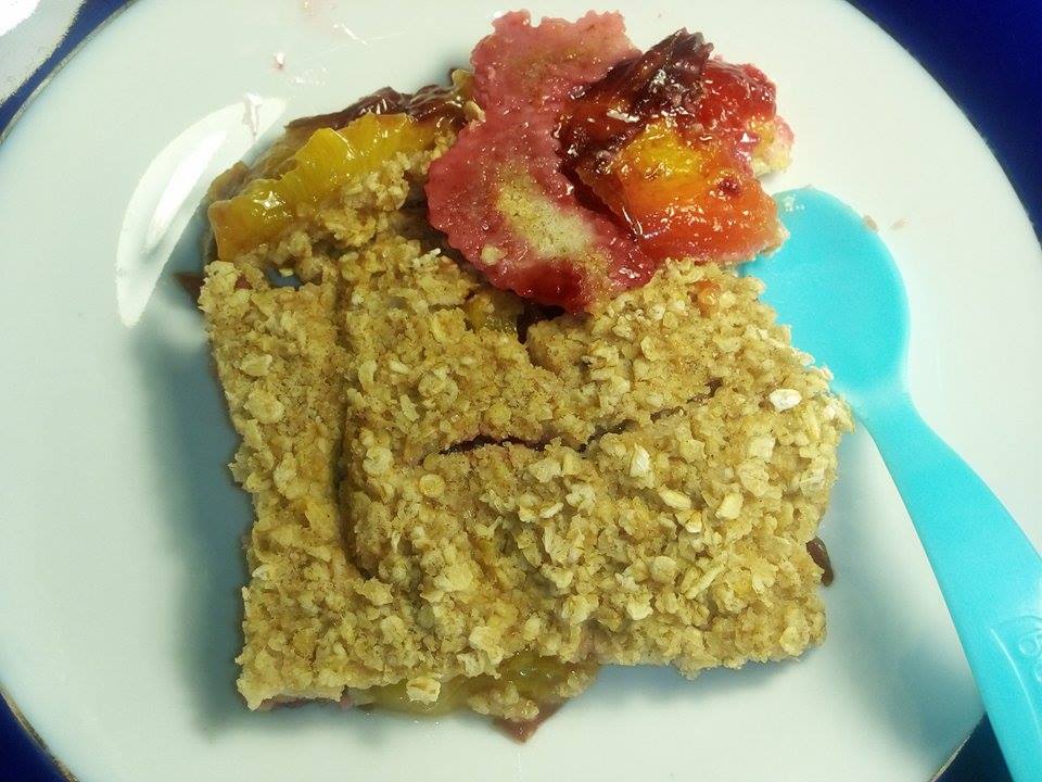 Crumble cu prune, varianta bebeluseasca – eusipiticulmeu